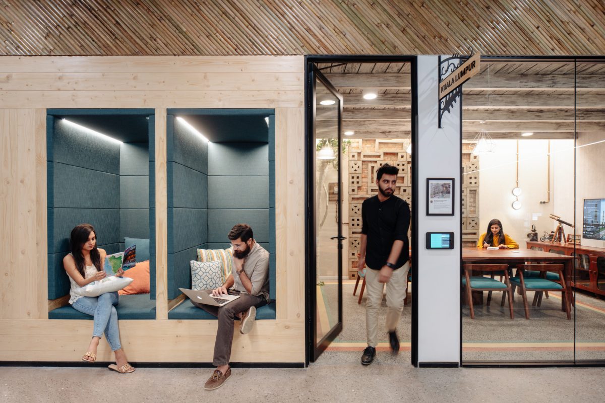 Airbnb office at Gurgaon by Space Matrix - Commercial Design India