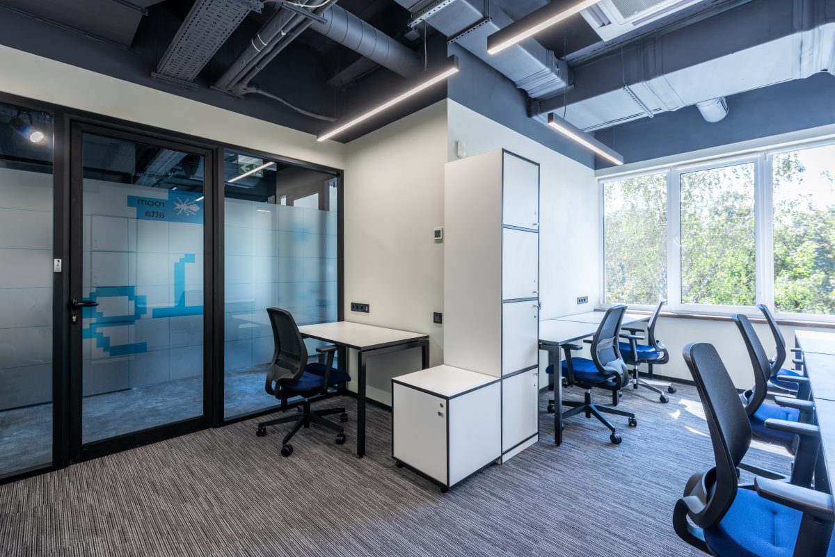 Impact of windows and daylight exposure in workplaces - Commercial ...