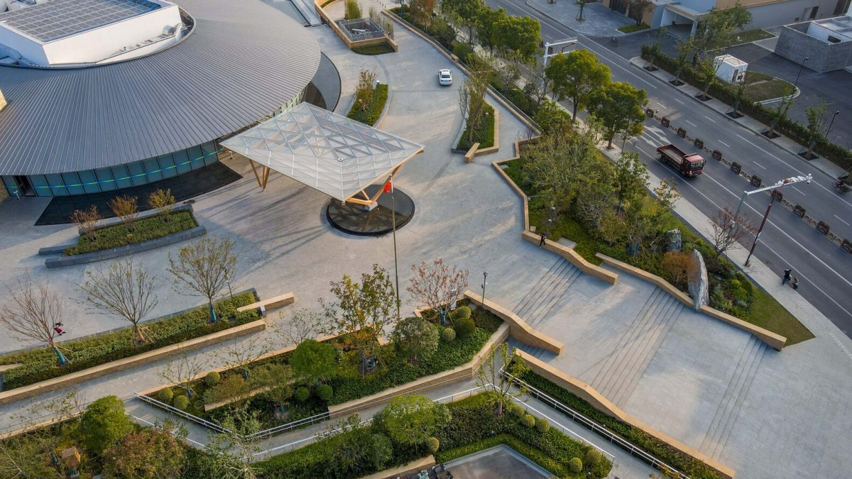 Floating Leaf Office Building by GREEN ARCHITECTS - Commercial Design India