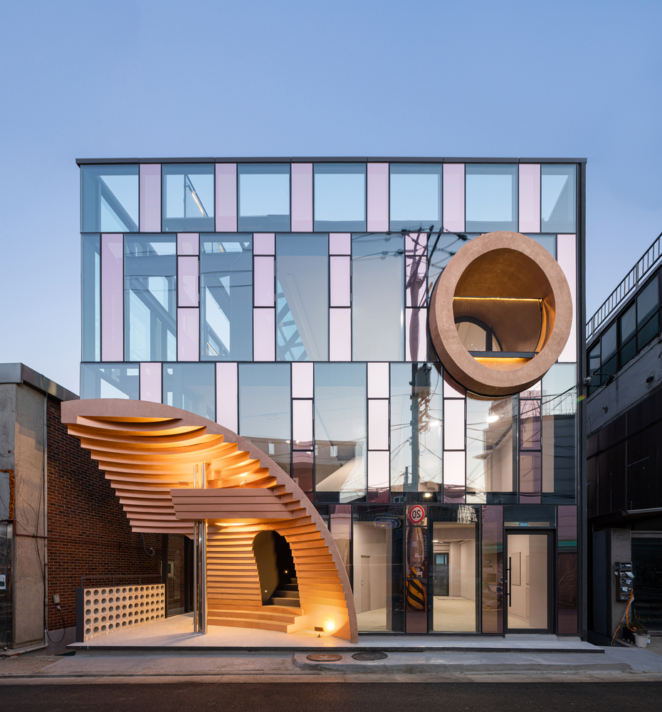 Diagon commercial building by Moon Hoon - Commercial Design India