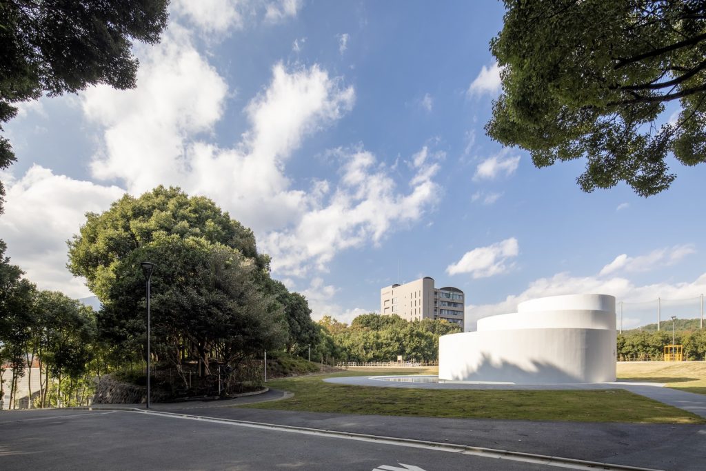 Commercial Plaza Circle by T2P Architects Office - Commercial Design India