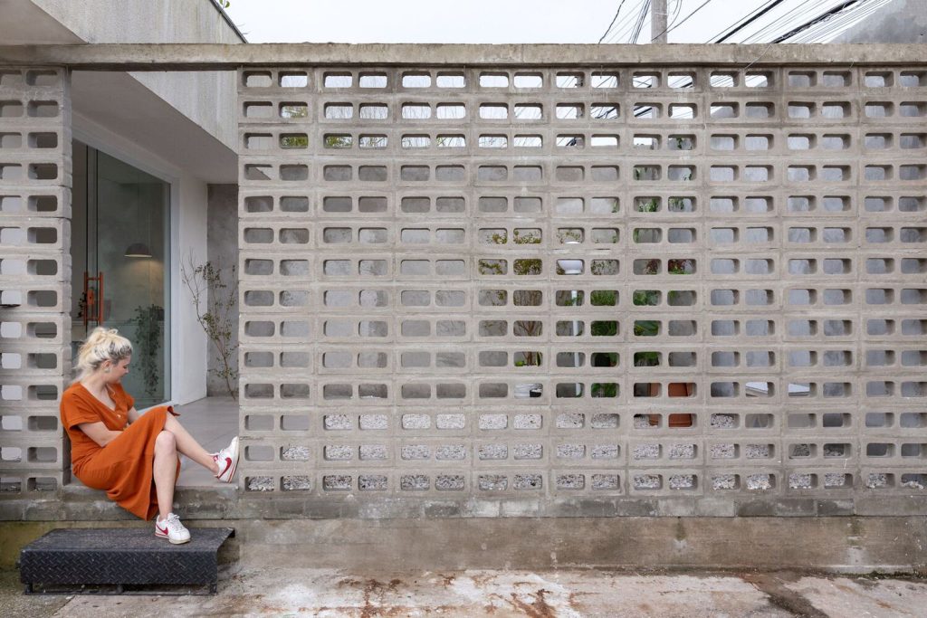 Garden office: Cotí Arquitetura Office by Cotí Arquitetura - Commercial ...