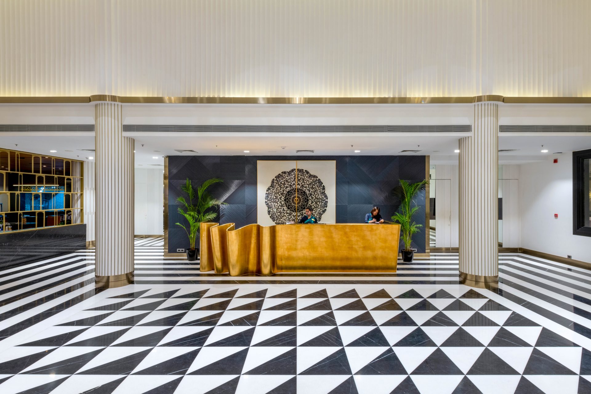 Mastering the fusion of 'patterns' and 'textures' in commercial ...