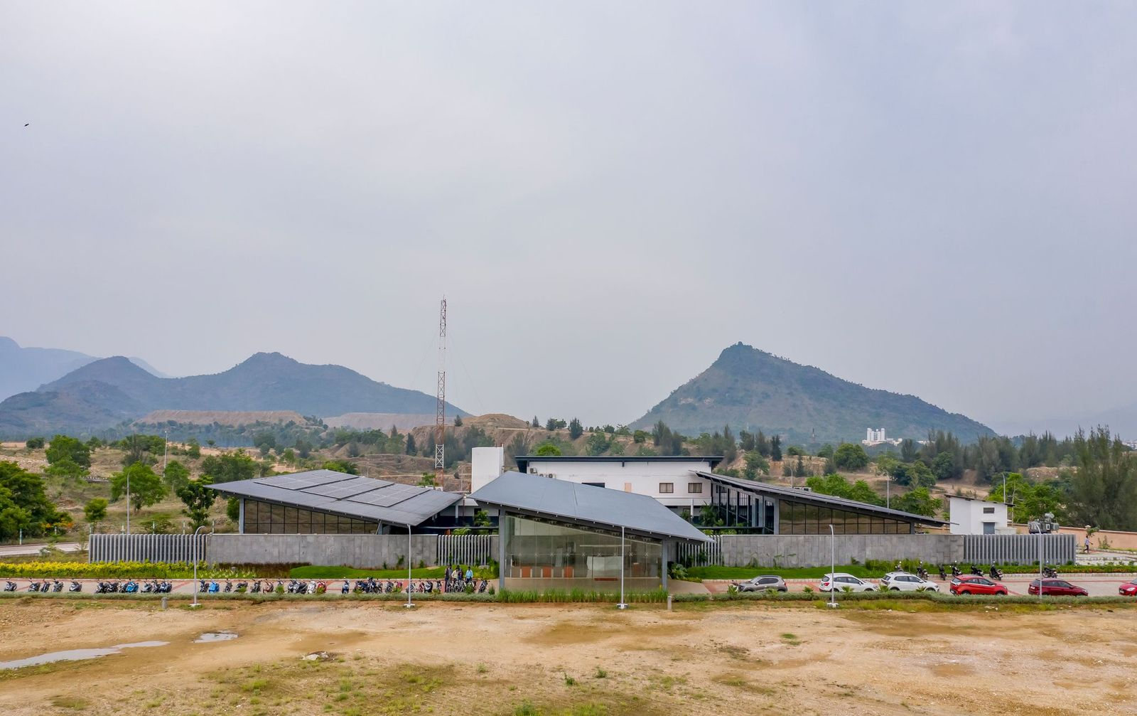 Where work meets nature: Discover the unique office-garden design of VEE Technologies by IMK ...