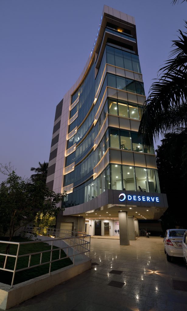 Explore Futuristic Parametric Curves In Vivek Bhole Architect S Deserve Builders Office Mumbai
