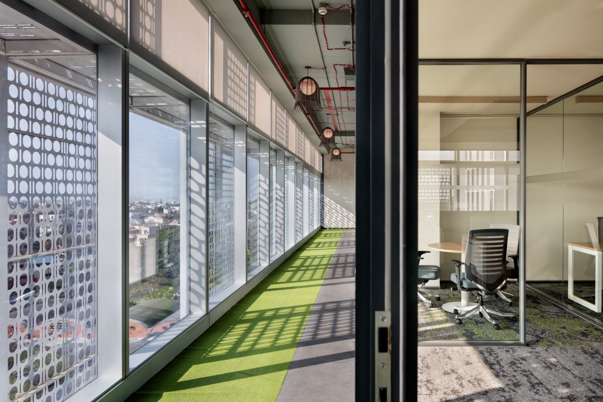 Studio IAAD redefines corporate office interiors with biophilic ...