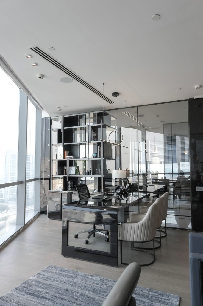 Navigating openness and privacy in modern workspaces - Commercial ...