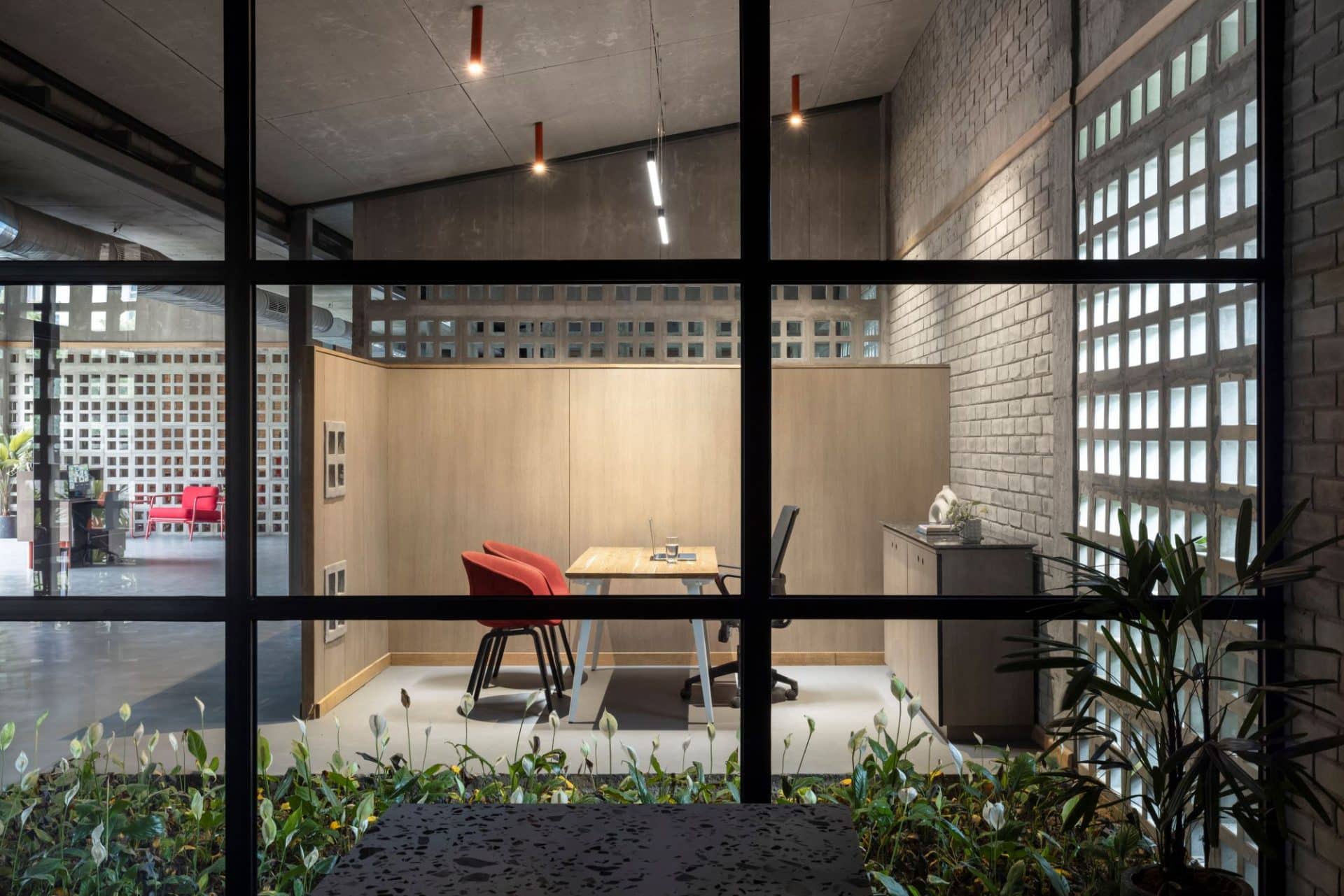 Urban Park Office: Spaces & Design's architectural marvel balancing ...