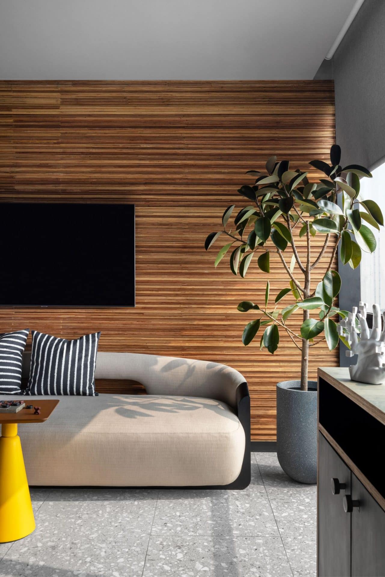 Innovative Plywood: FACEUP Office Project by Spaces and Design ...