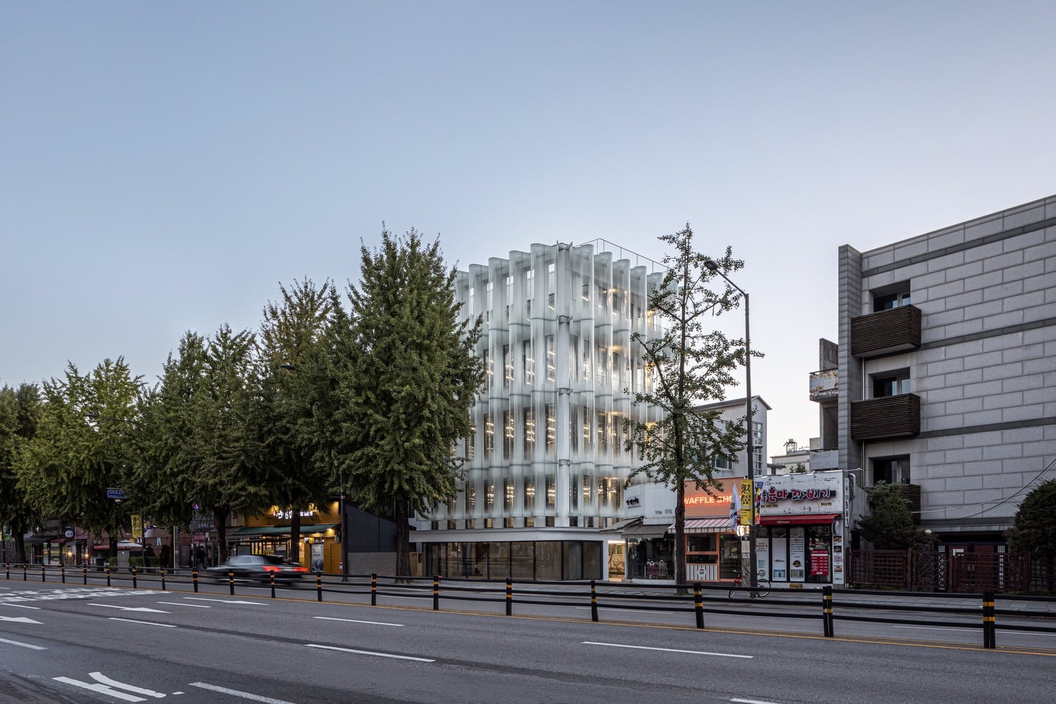 West Glow Office and Retail Building by Society of Architecture ...