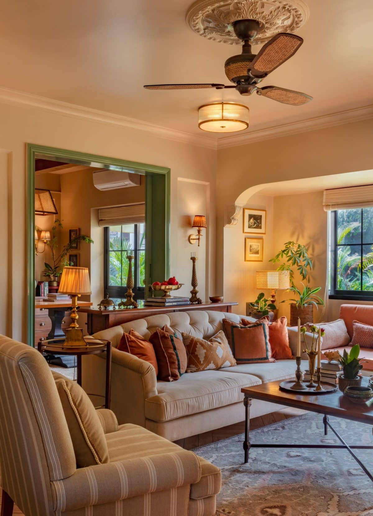 Papersky Studio transforms the Santacruz apartment into an elegant ...