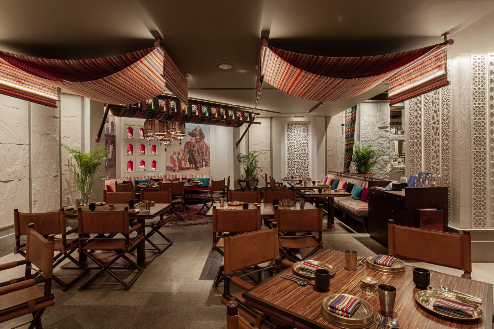 Loya at Taj Hotel New Delhi, by Fab Interiors: A masterpiece of ...