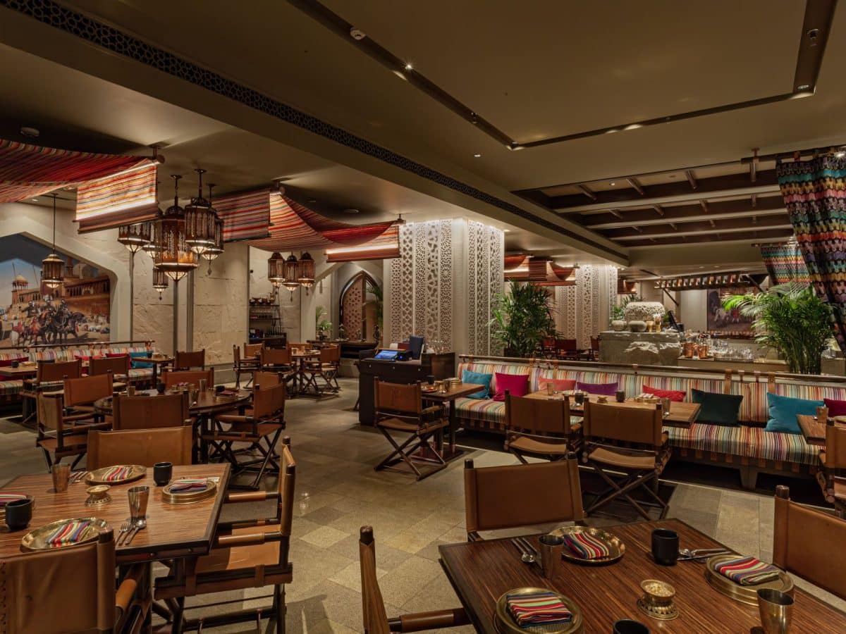 Loya at Taj Hotel New Delhi, by Fab Interiors: A masterpiece of ...