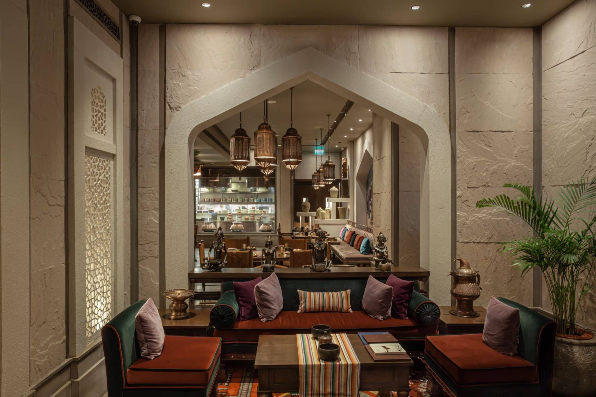 Loya at Taj Hotel New Delhi, by Fab Interiors: A masterpiece of ...