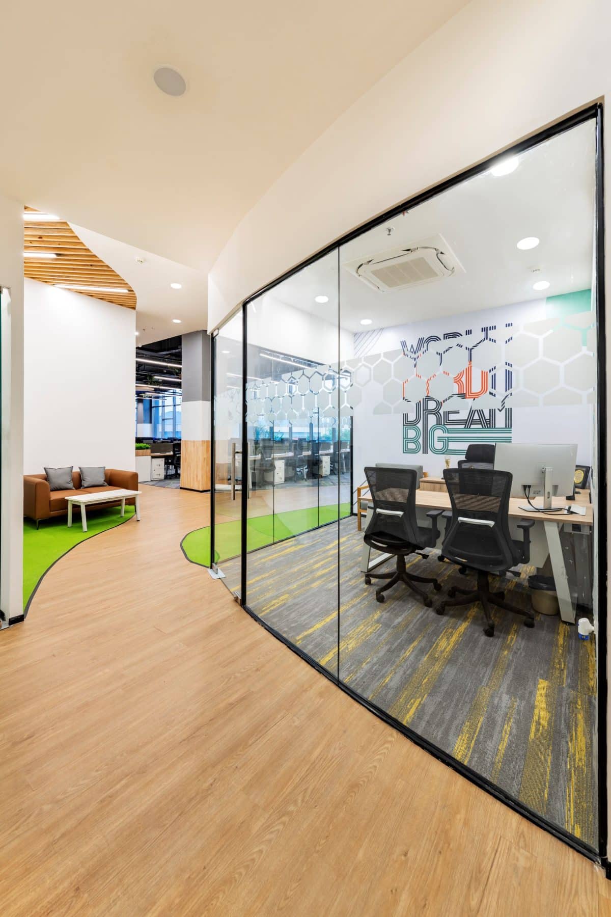 Taazaa Tech's Noida office by Flipspaces: A hub of innovation and productivity - Commercial ...