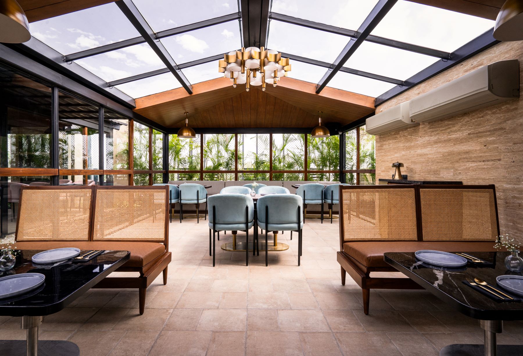 Notorious: A dazzling rooftop restobar masterpiece by Studio Dashline ...