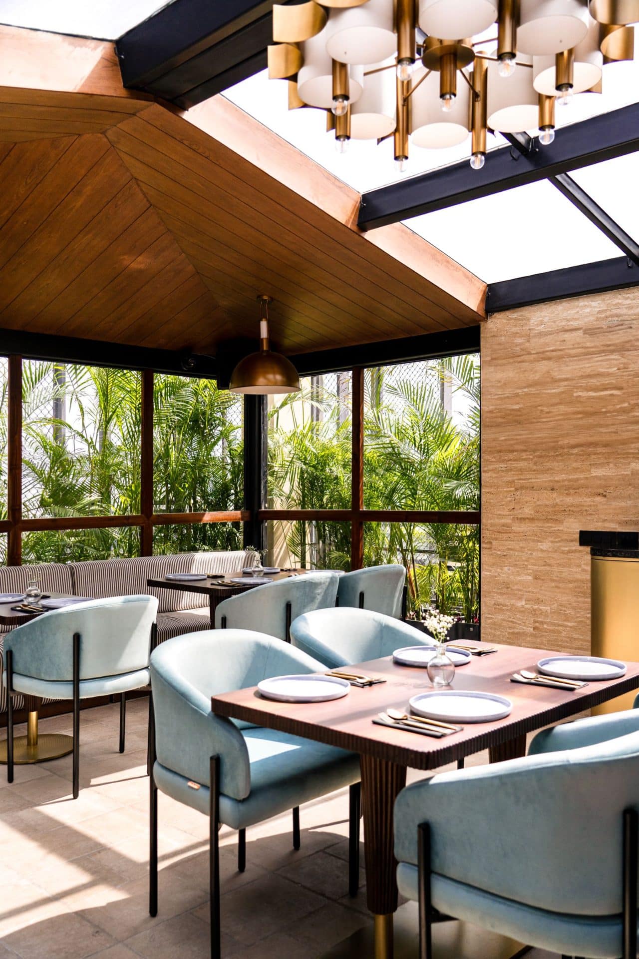 Notorious: A dazzling rooftop restobar masterpiece by Studio Dashline ...