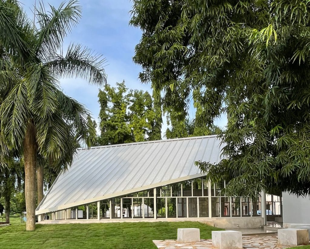 A.C. Pandya Student Activity Center by Abin Design Studio: A tribute to ...