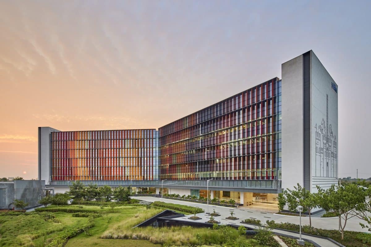 Infosys Campus in Nagpur by Morphogenesis – A sustainable, energy ...
