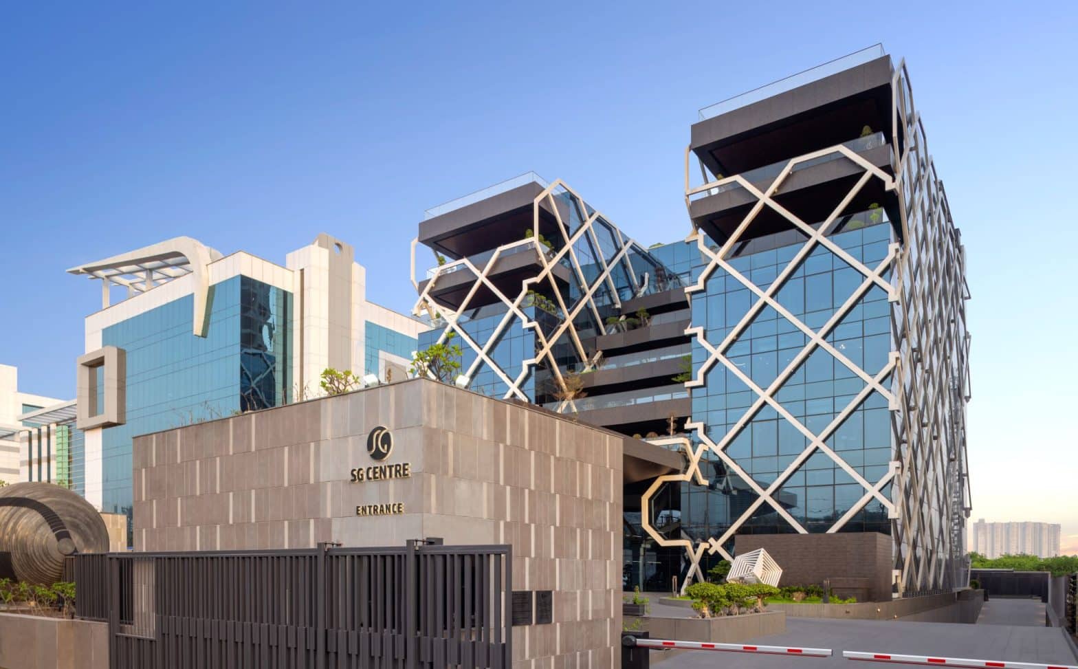 APL Apollo corporate office design by 42MM Architecture : A fusion of modernity and luxury ...