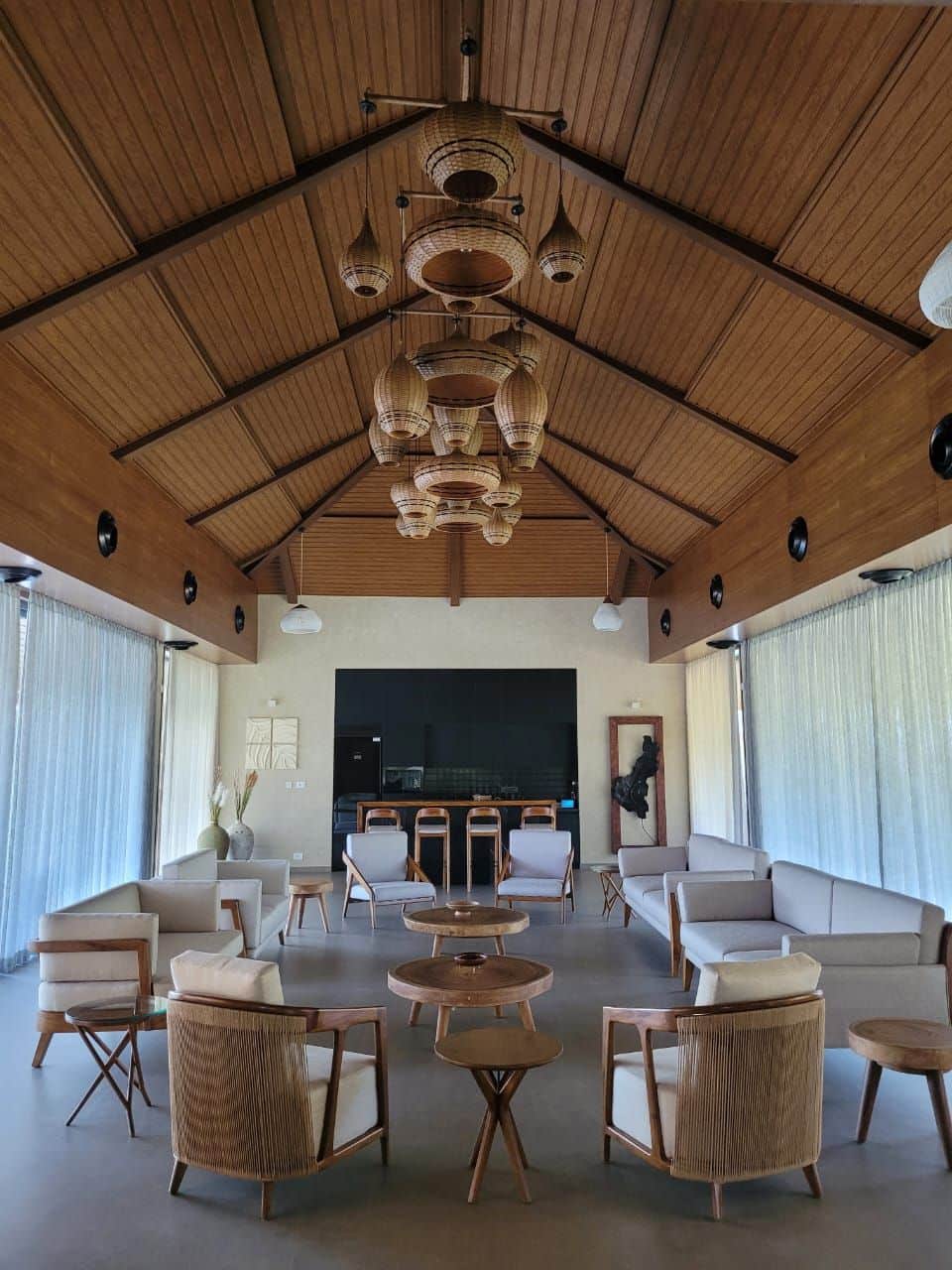 Top 10 tips to create a modern look with ceiling panels - Commercial ...