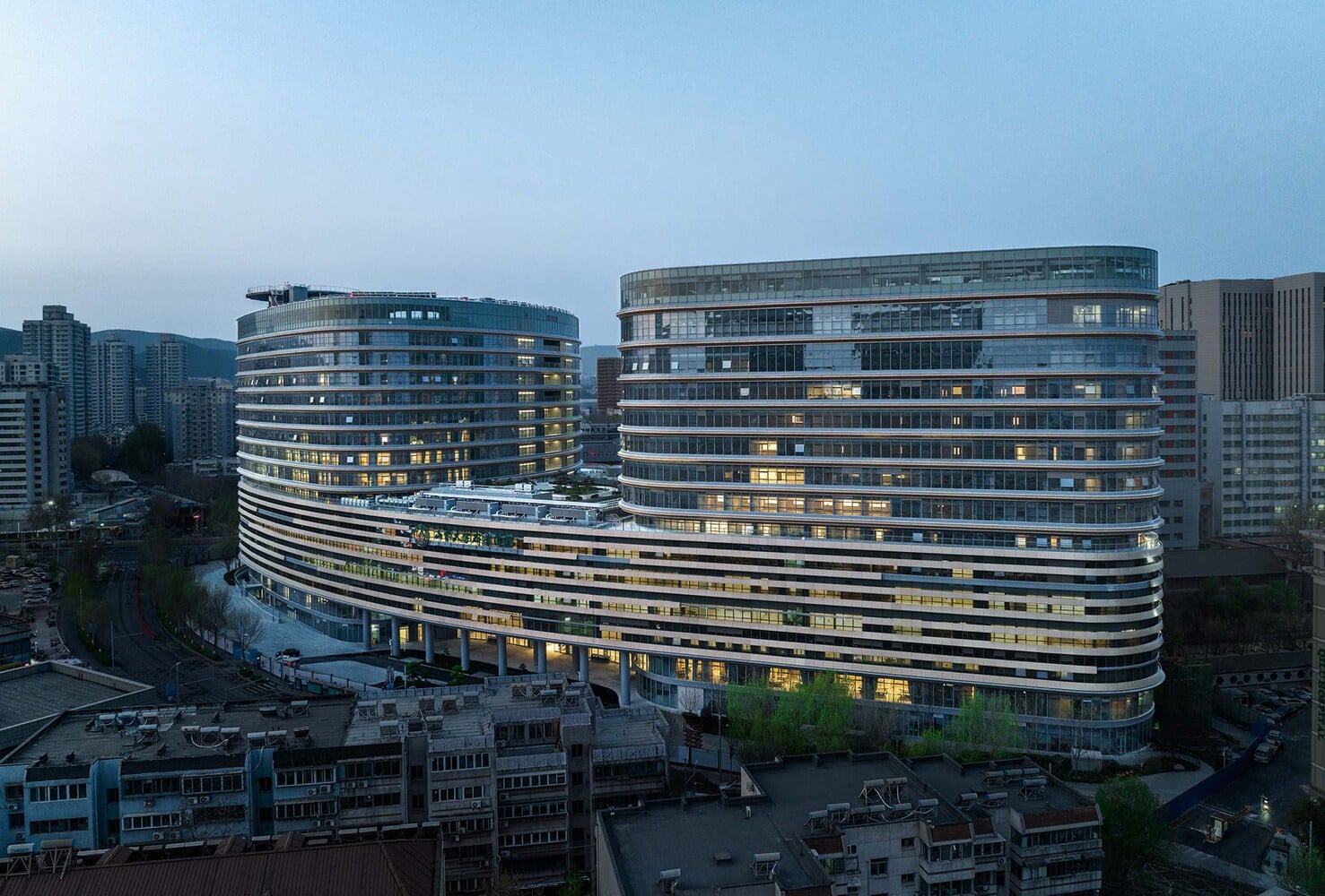 Qilu Hospital Emergency Medical Building in Jinan redefines urban ...