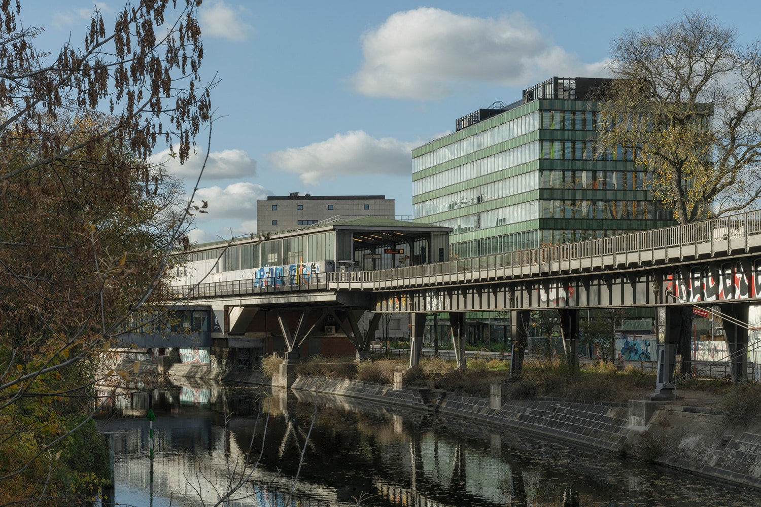 Airbnb office at Gurgaon by Space Matrix - Commercial Design India